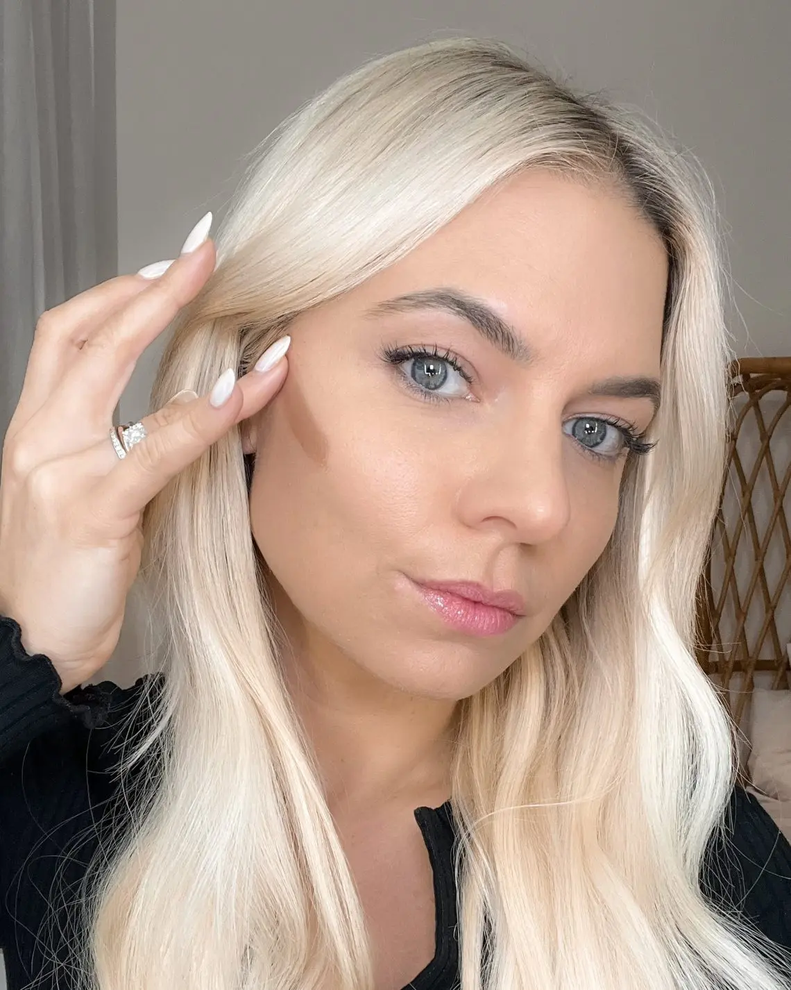 How to Contour a Round Face - Step-by-Step Tutorial (with photos)