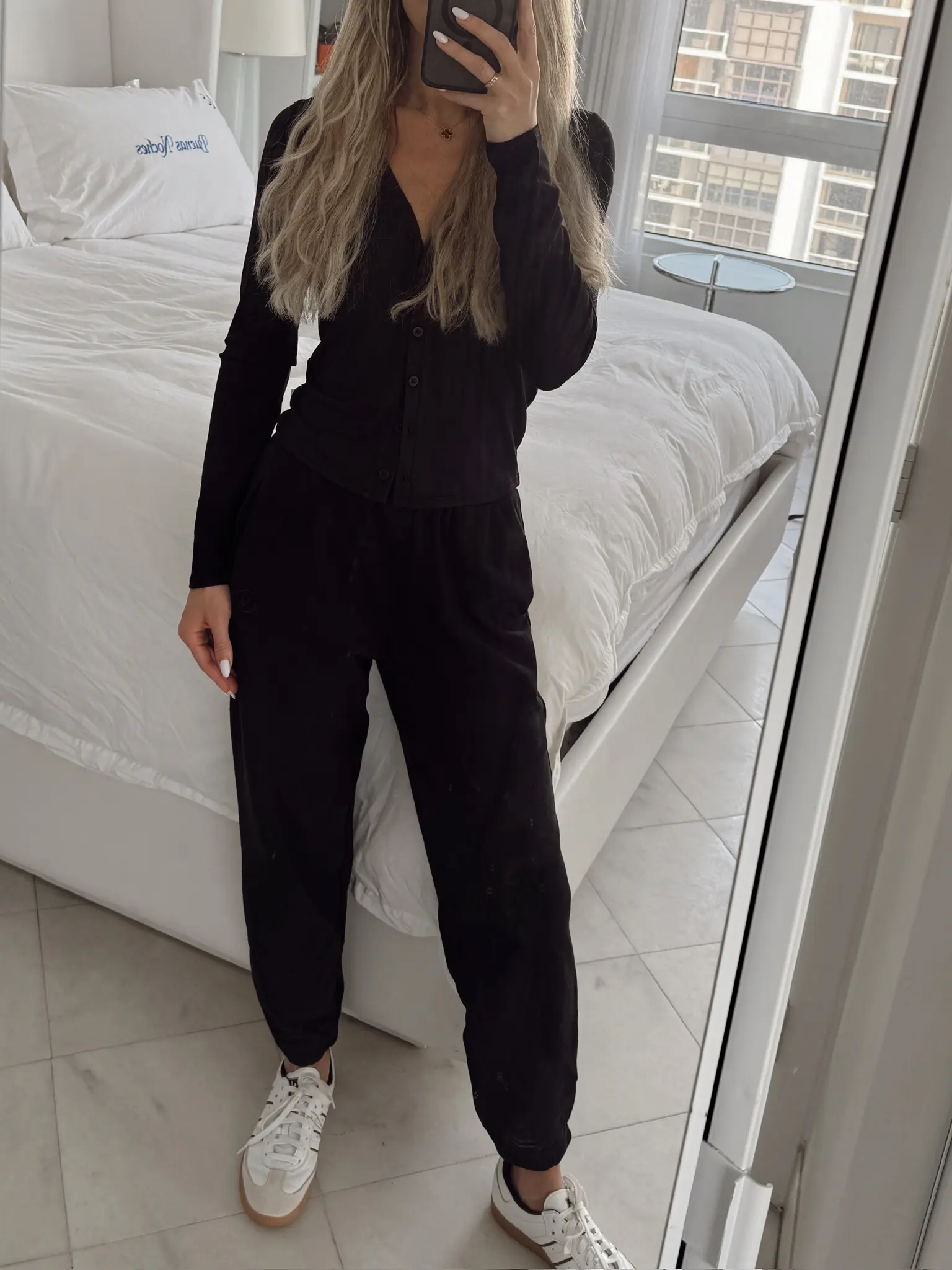 Vuori Review: The Best Vuori Clothing - Lindsay Silberman