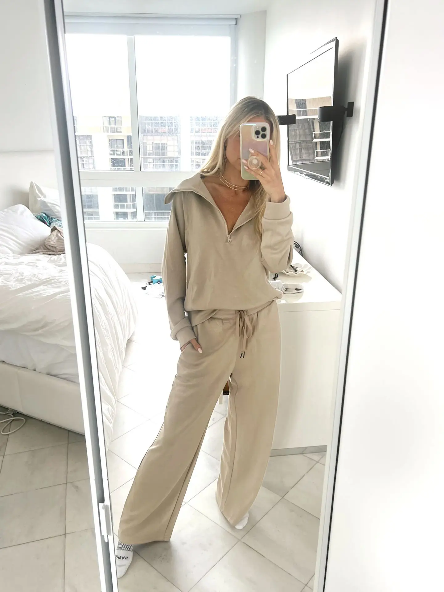 30 (Comfortable!) Travel Outfits: Stylish Outfits for Flying